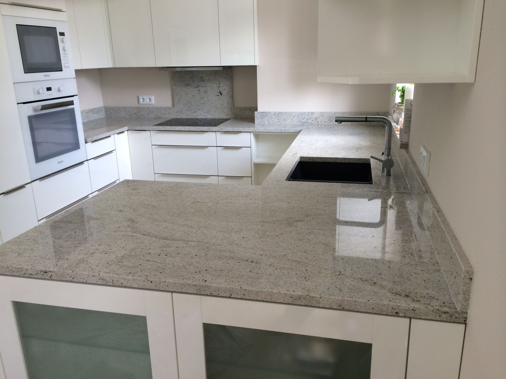 Arbeitsplatte und Küchenplatten aus Granit - Farbe: Rot | Material: Granit